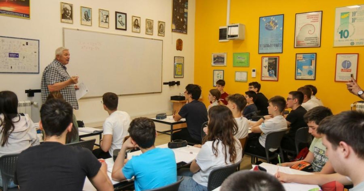 Profesor dr Vojislav Andrić održao predavanje mladim talentovanim ...