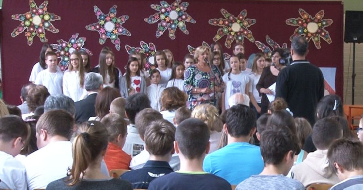 OŠ "Jovan Mikić" obeležila Dan škole | (Vesti - 14. 05. 2016) Subotica.com