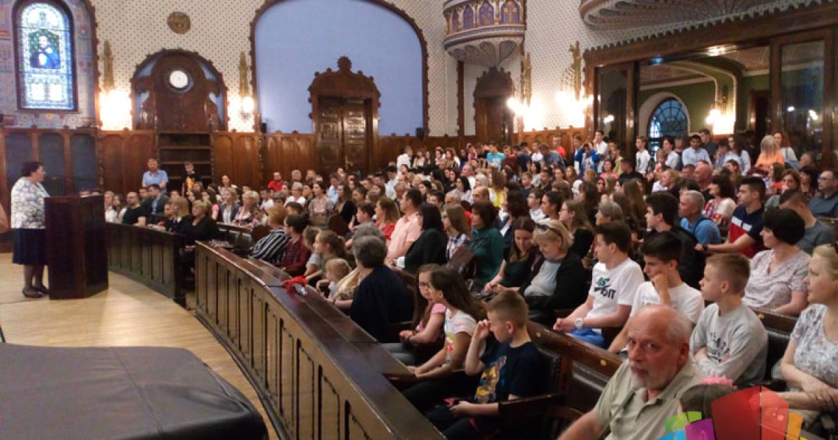 Dodeljene pohvalnice učenicima za postignute uspehe na republičkim i ...