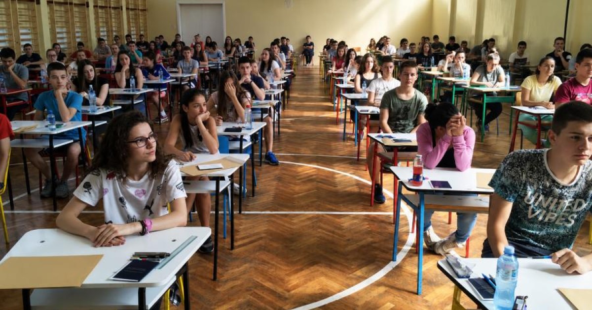 Osmaci polažu malu maturu, danas rešavali test iz maternjeg jezika ...