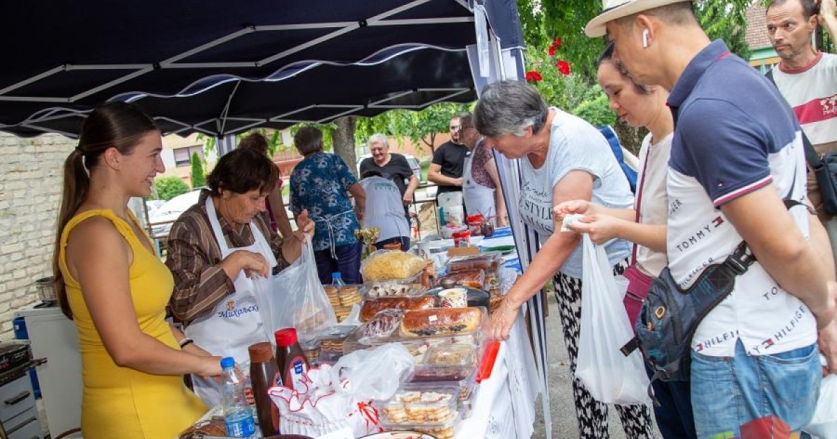 Jubilarni Festival bunjevačkih jela - Bajmok poslužio ukuse tradicije ...