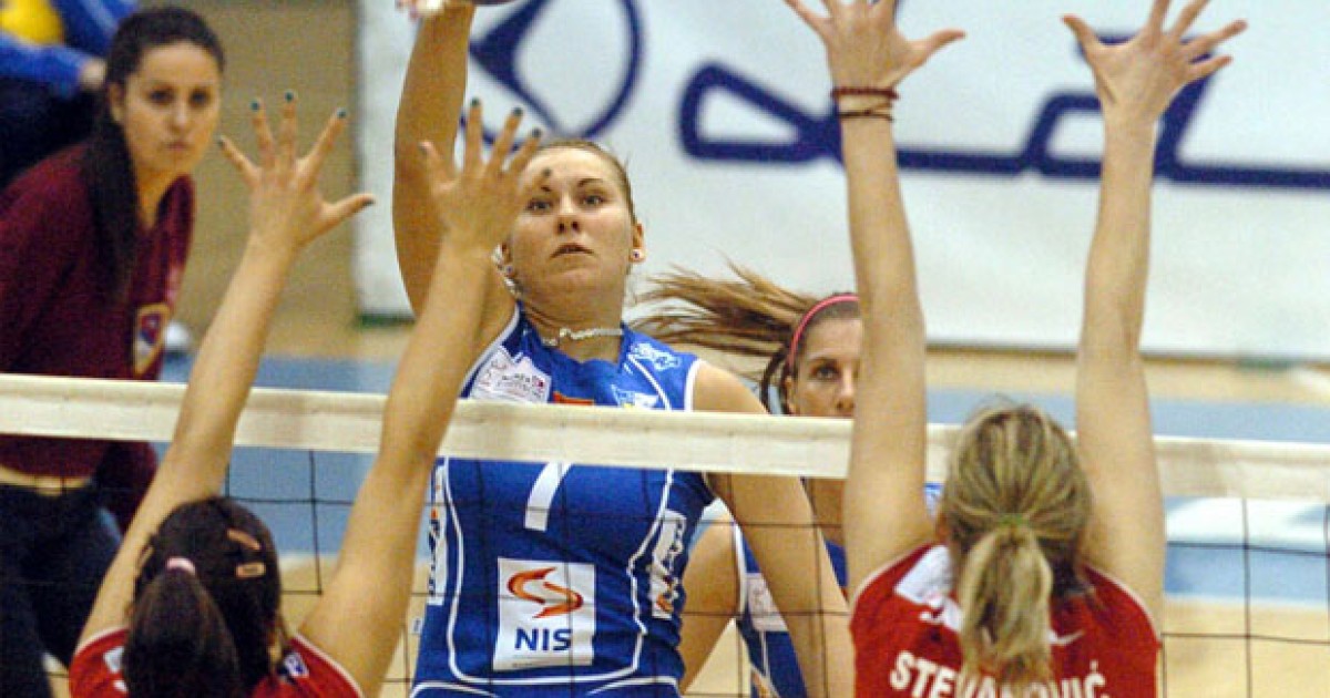 Odbojkašica Spartaka Adela Helić prelazi u Zvezdu | (Vesti - 03. 06. 2013) Subotica.com