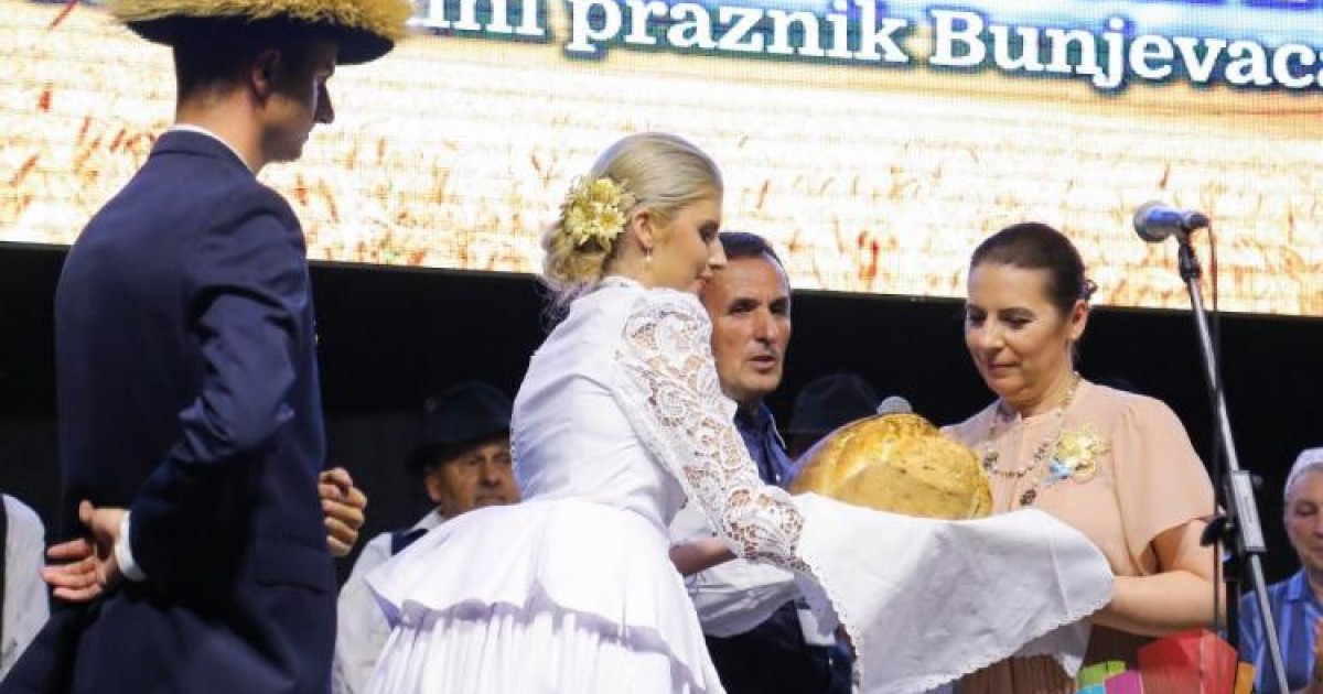 Bunjevci obeležili Dan Dužijance | (Vesti - 16. 08. 2021) Subotica.com