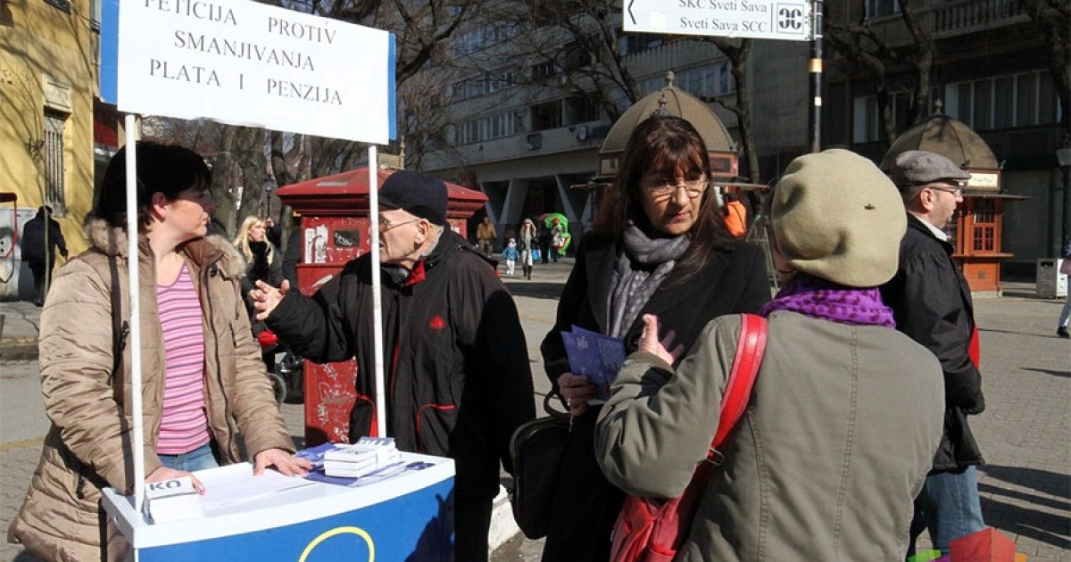 DS prikuplja potpise protiv smanjenja zarada | (Vesti - 14. 02. 2015 ...