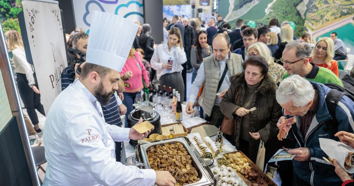 [FOTO] Restoran "Paligo palata" na Sajmu turizma u Beogradu - Okom ...