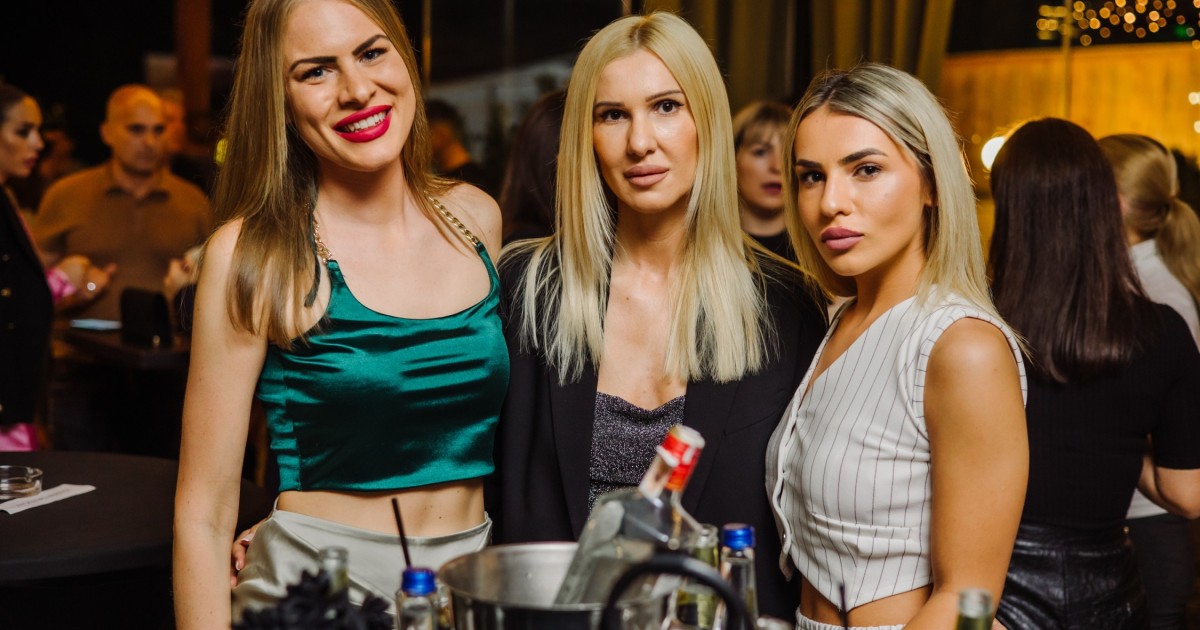 [FOTO] Bojana Šarović i Saša Babić - Restoran "Paligo palata" (09. jun ...