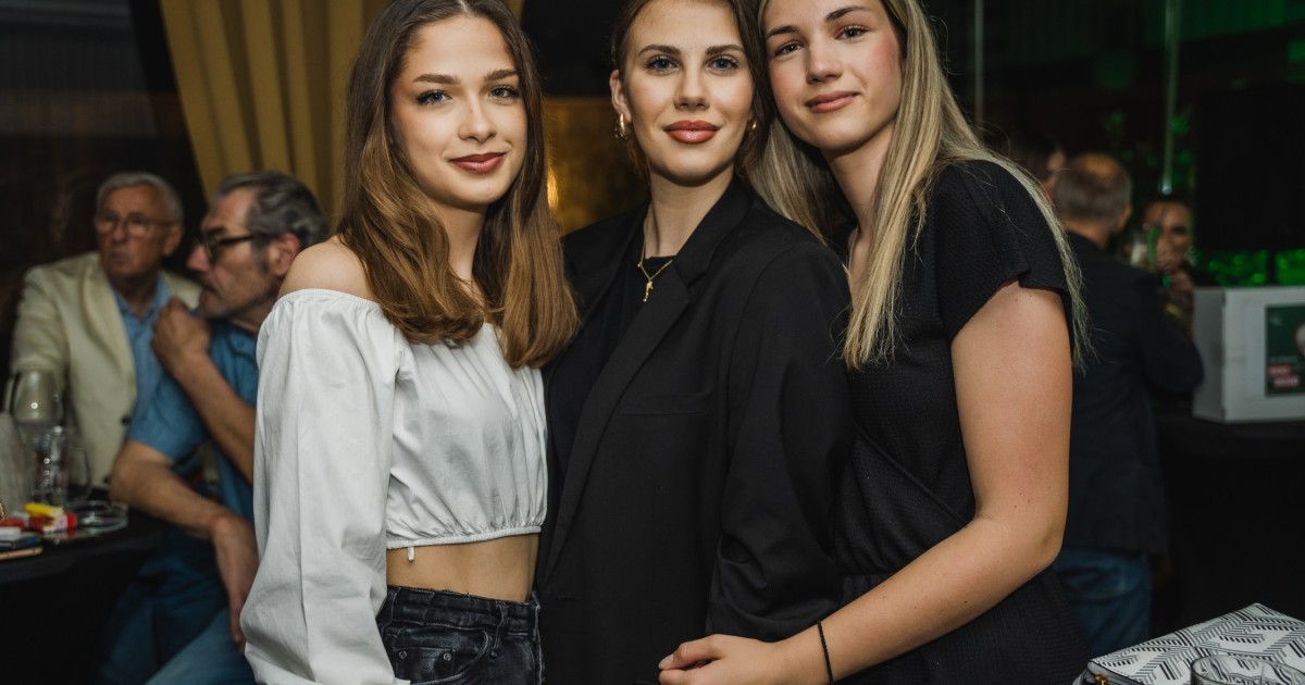 [FOTO] Bojana Šarović i Saša Babić - Restoran "Paligo palata" (04. maj ...