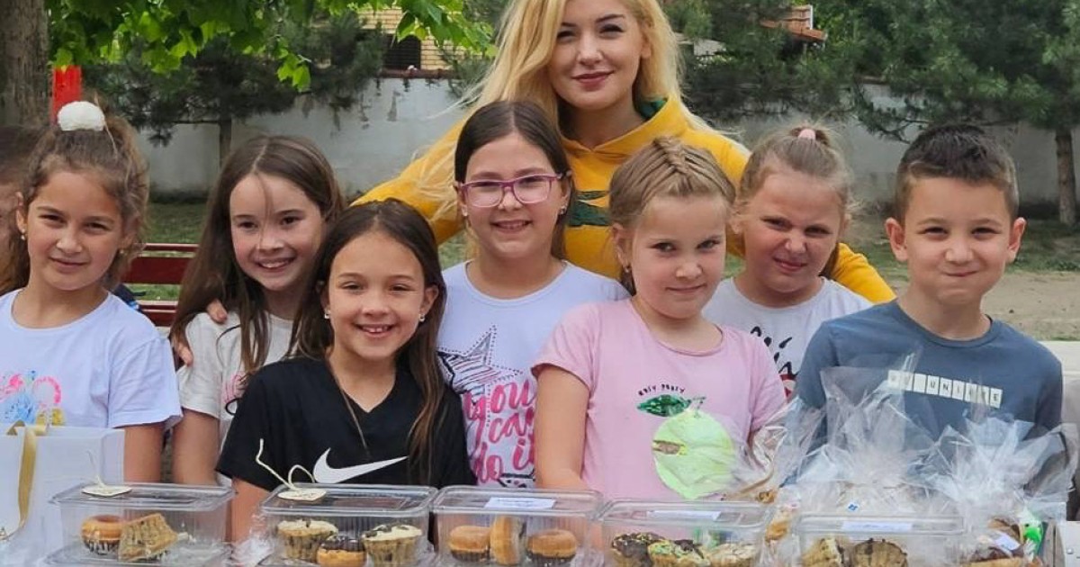 [FOTO] Humanitarni bazar osnovaca u "Mikiću" - OŠ "Jovan Mikić" (16 ...