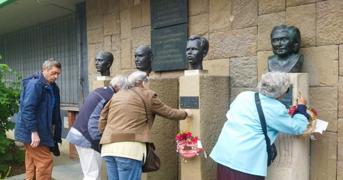 [FOTO] Sećanje na oslobodioce Subotice - OŠ "Jovan Mikić" (09. oktobar ...