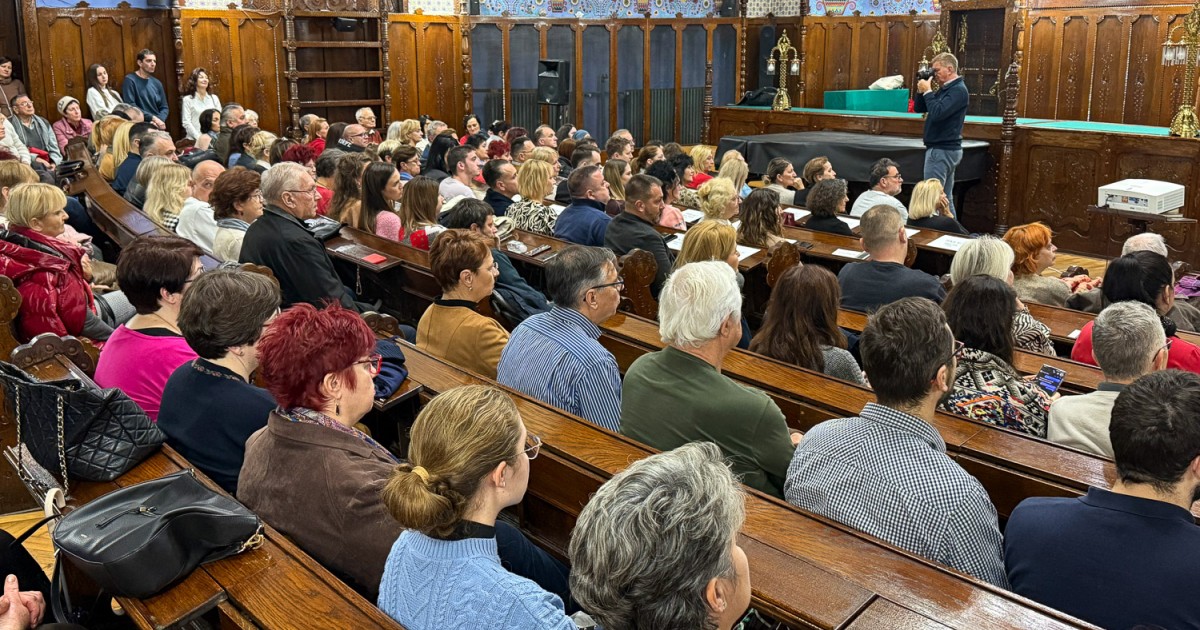 [FOTO] Premijera filma „Subotica, grad industrijalaca“ - Gradska kuća ...