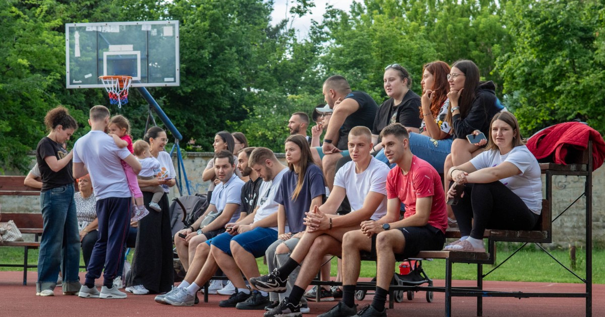 [FOTO] Humanitarni turnir „Trojka iz bloka“ za pomoć porodici ...